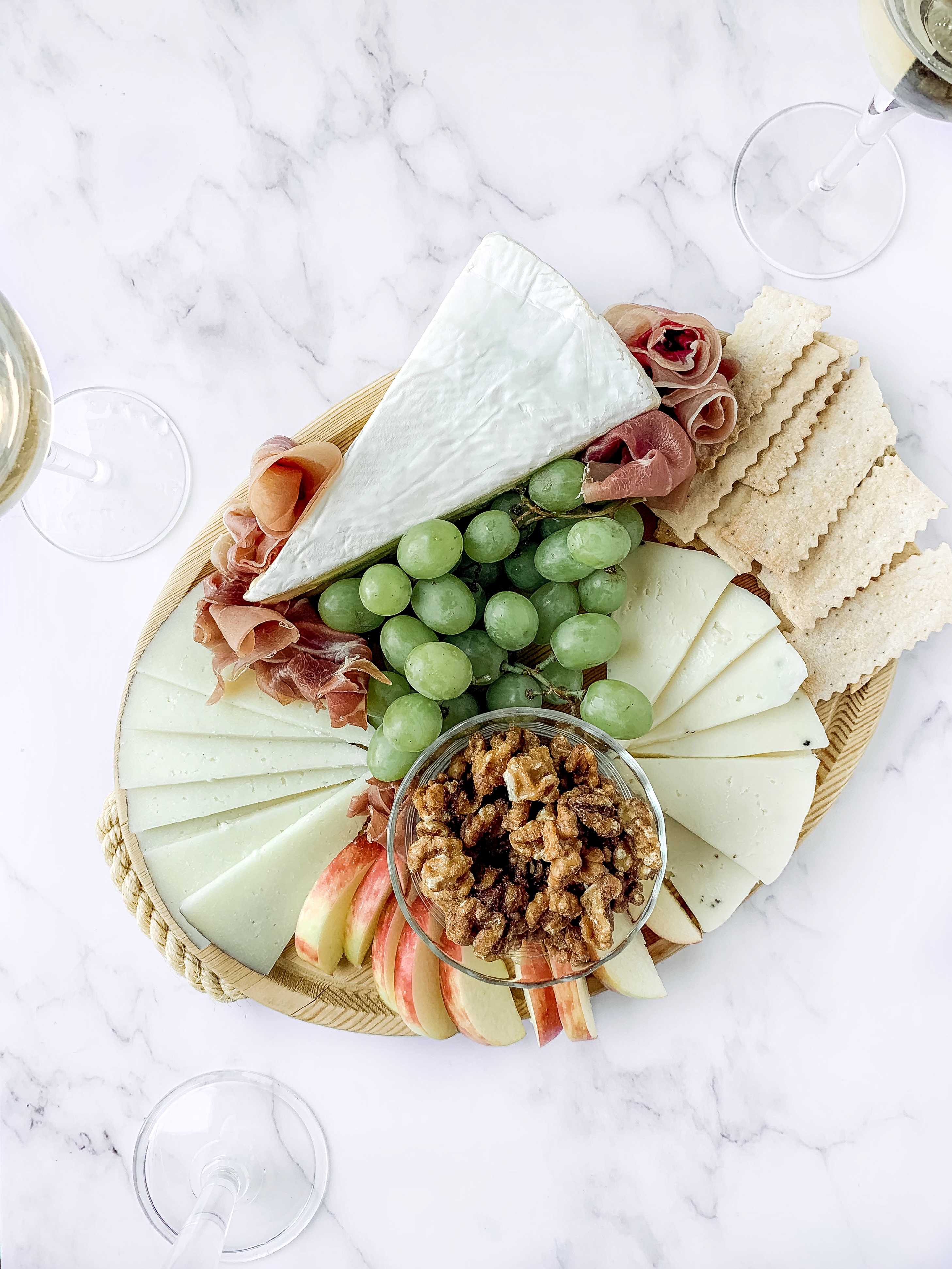 The Anatomy of A Good Cheese Board – Baking With Izzy